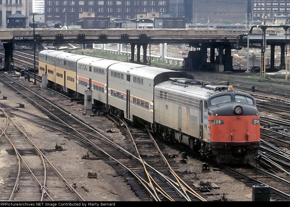 AMTK 288 (ex-PC E8A) With the Illinois Zephyr, Arriving (Pushing In) Union Station